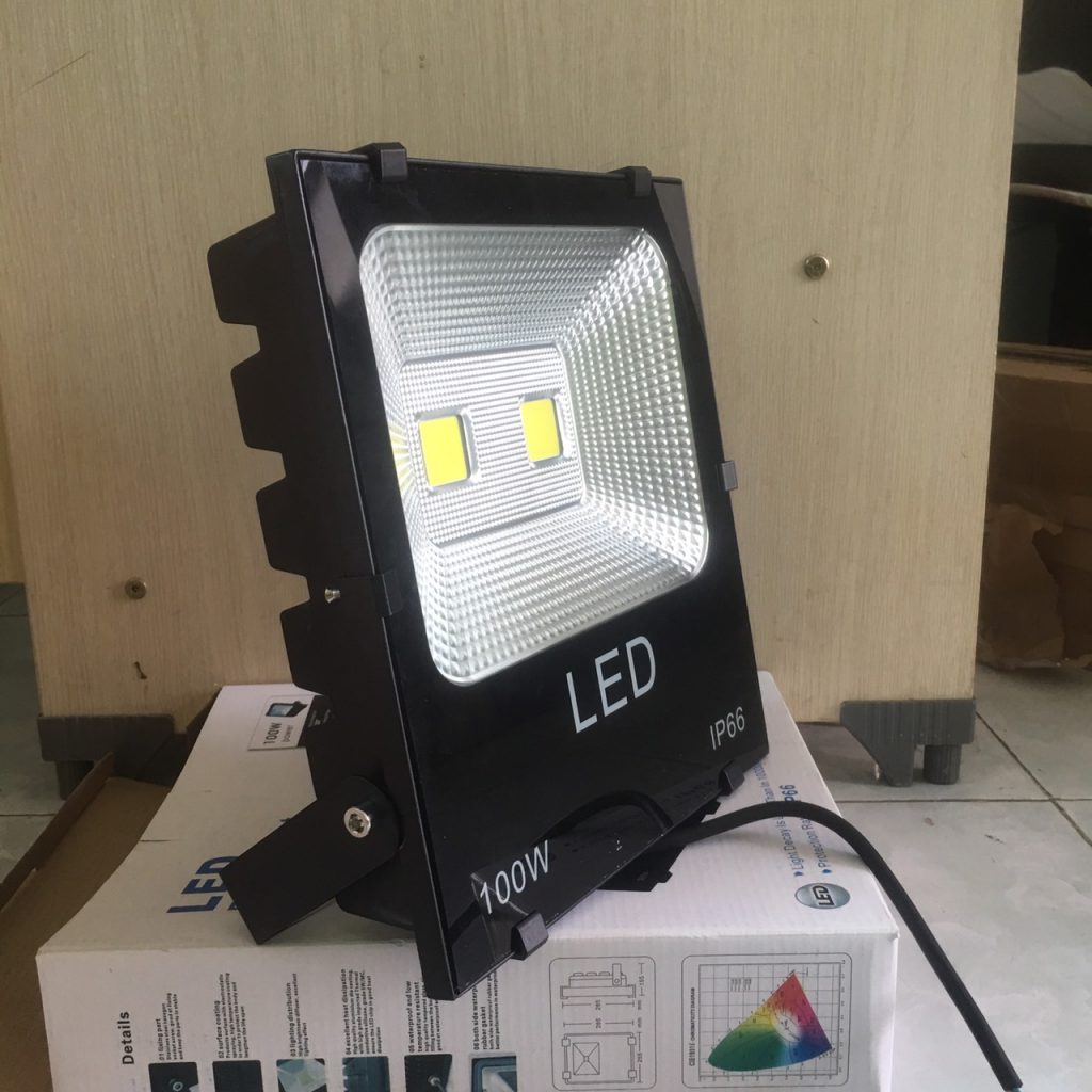 ĐÈN LED PHA 100W ĐỦ CÔNG SUẤT - Đèn led Đại Tân